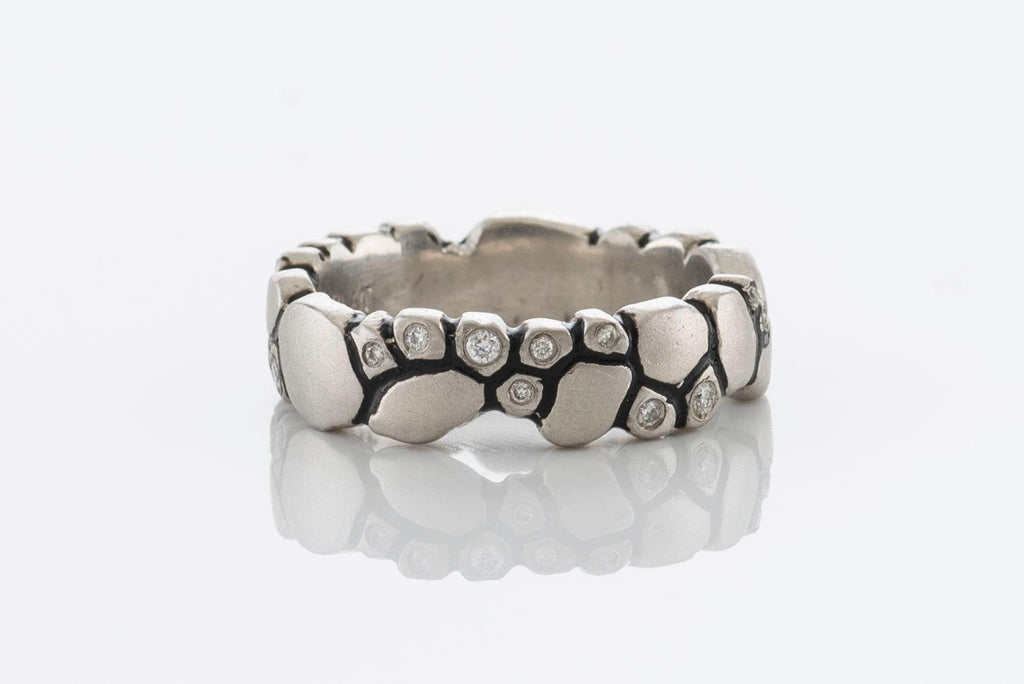 14KW Boulder Mountain Ring with 17 Diamonds